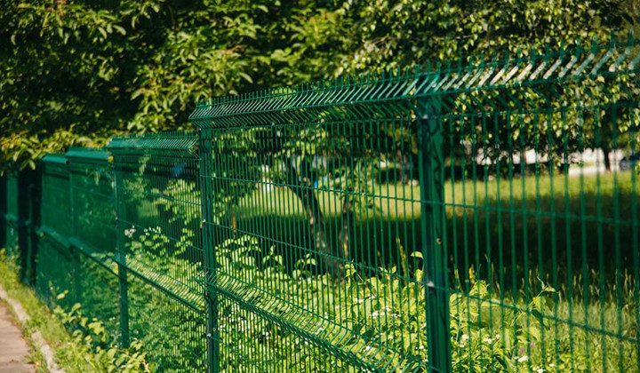 How to make a galvanized welded mesh fence - Blog