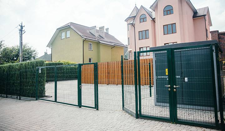 How to choose a quality gate in a private house? - Blog